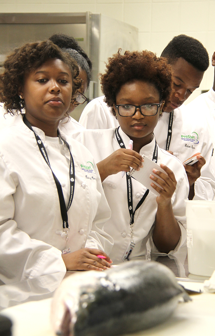 MUW Fish Demonstration | Hinds Community College