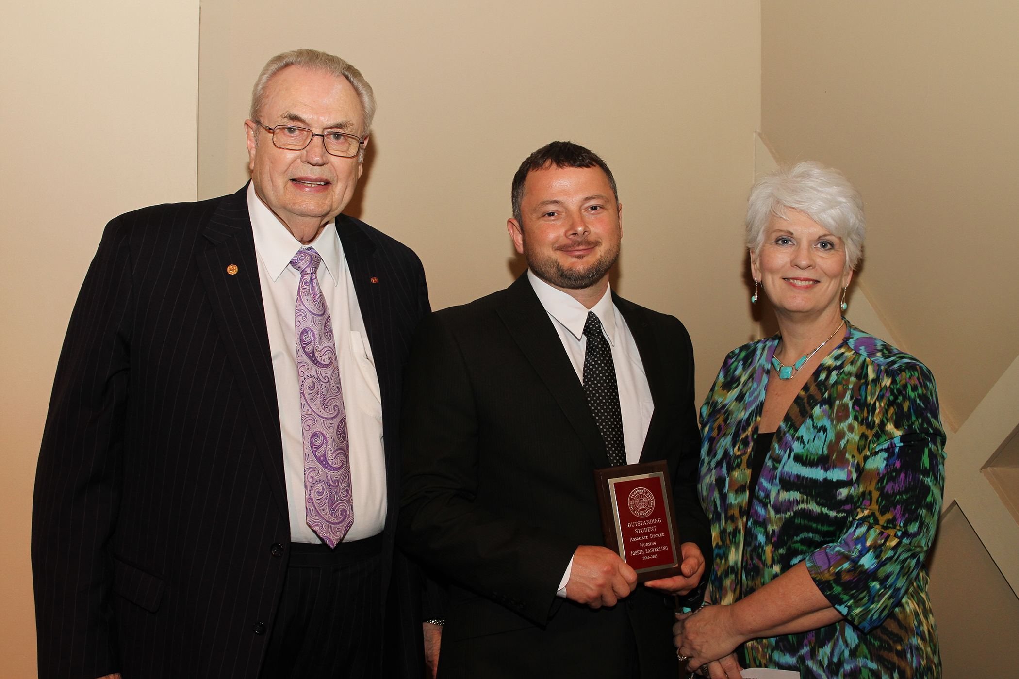 Hinds CC presents 38 departmental student awards | Hinds Community College