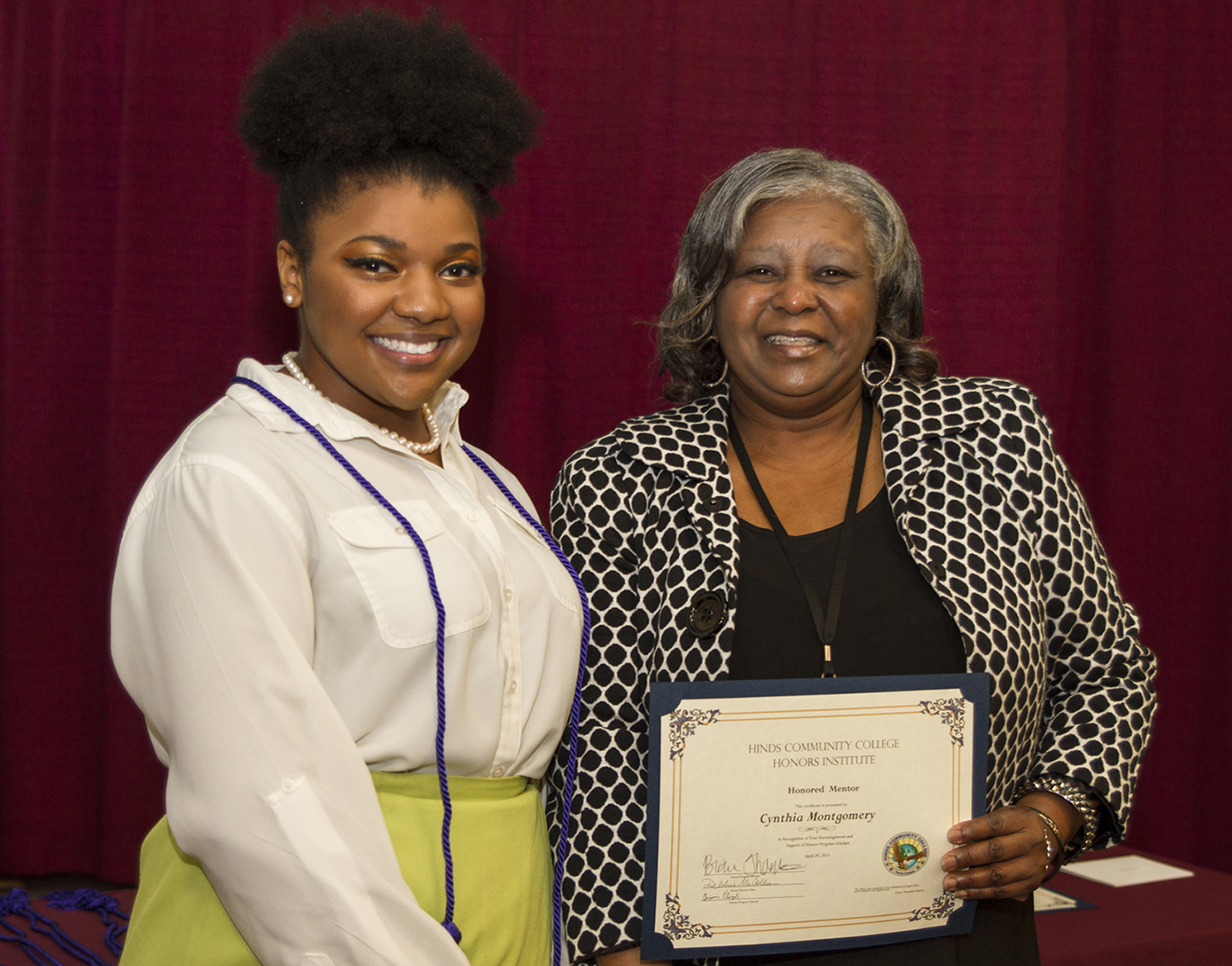 Hinds CC Honors Institute awards 17 scholars | Hinds Community College