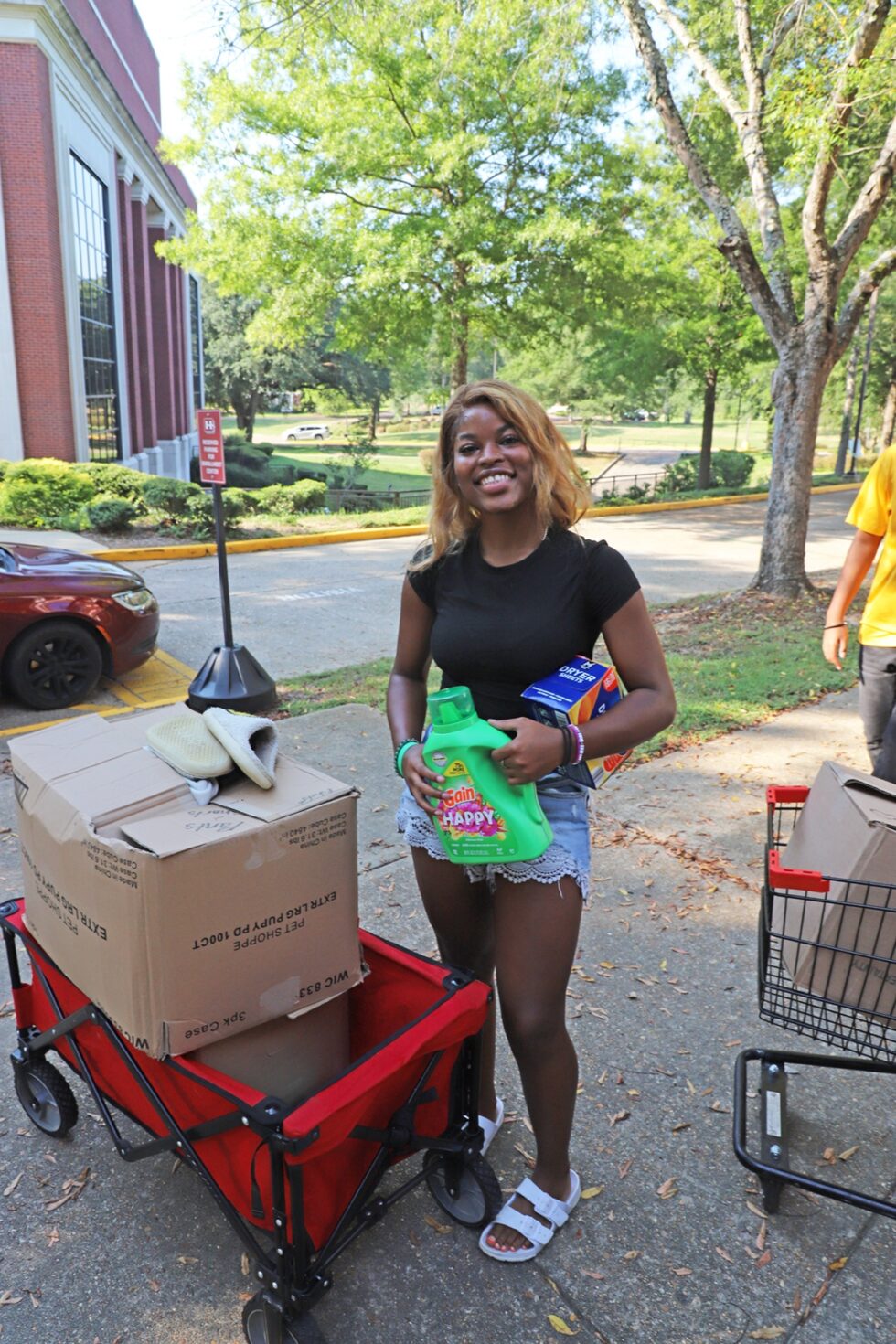 Hinds CC students move-in for start of fall classes | Hinds Community ...